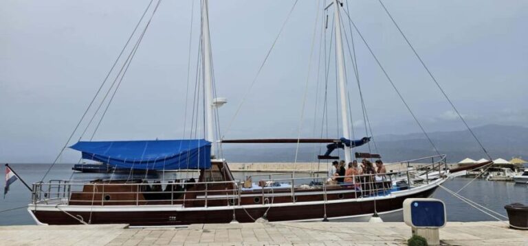 Daily boat trips - Full-Day Exploration: Crafting Moments of Relaxation and Adventure