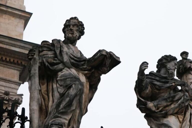 Dark Side of Krakow: A Chilling Old Town Walking Tour - What to Expect During the Tour