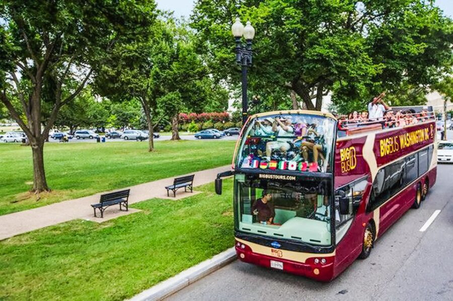DC: Hop-on Hop-off Tour by Open-top Bus with 17 Stops - The Itinerary: What to Expect at Each Stop