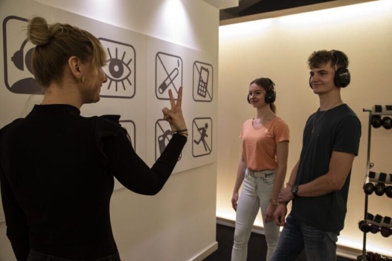 Dialog im Stillen (Dialogue in Silence) - What is Dialogue im Stillen?