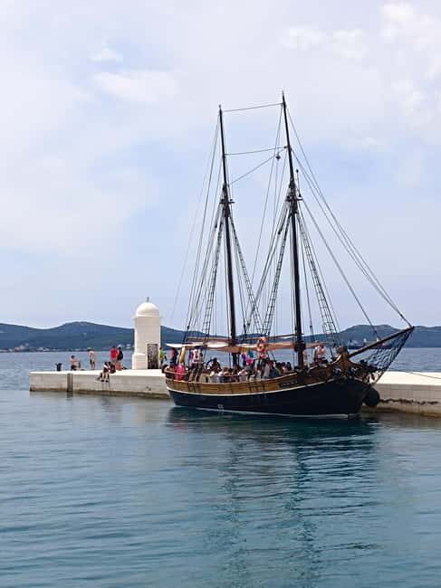 Discover Zadar privately: Individual guided tour in German - Detailed Breakdown of the Tour