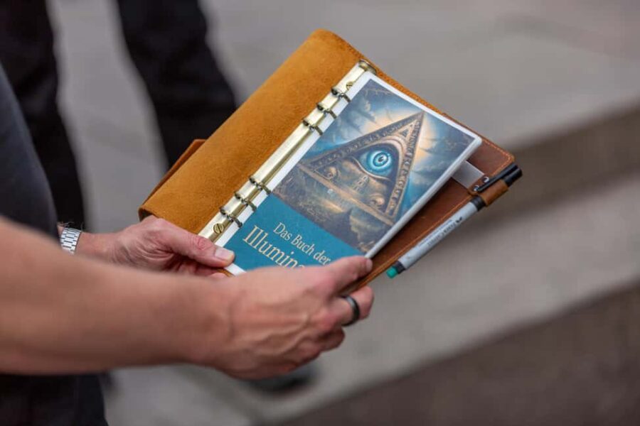 Escape Outdoor Game Lucerne "Illuminati  Murder of the Bishop" - Exploring the Details of the Outdoor Escape Game