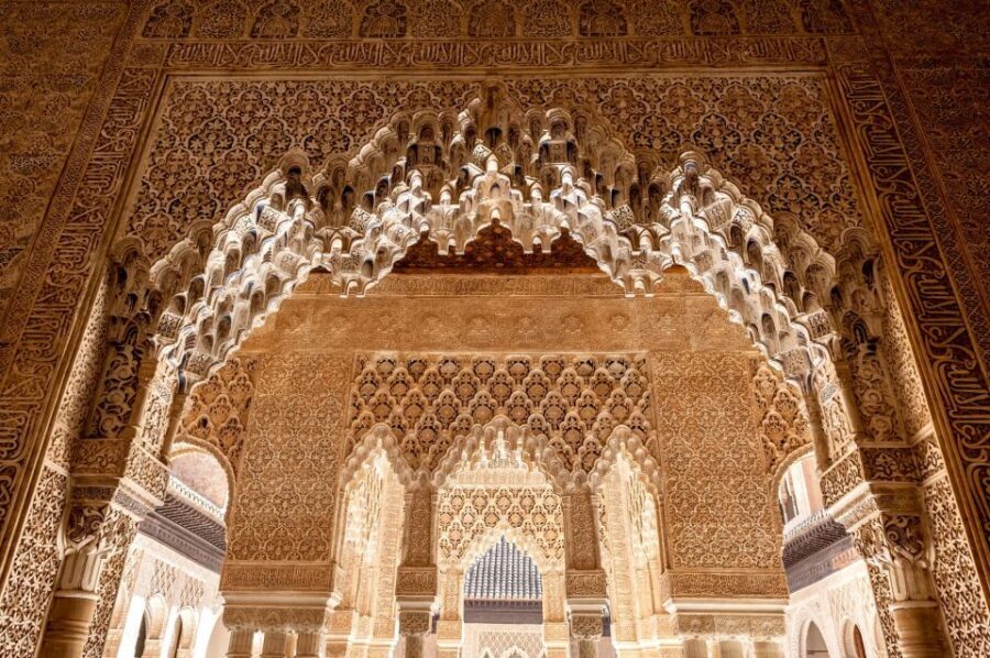 Fast-Track Alhambra & Nasrid Palaces Guided Tour - The Impact of a Guided Tour