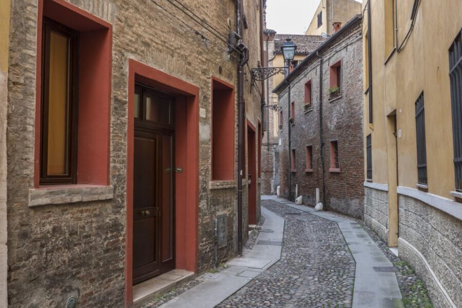 Ferrara: City Highlights Walking Tour with Local Guide - The Itinerary in Detail