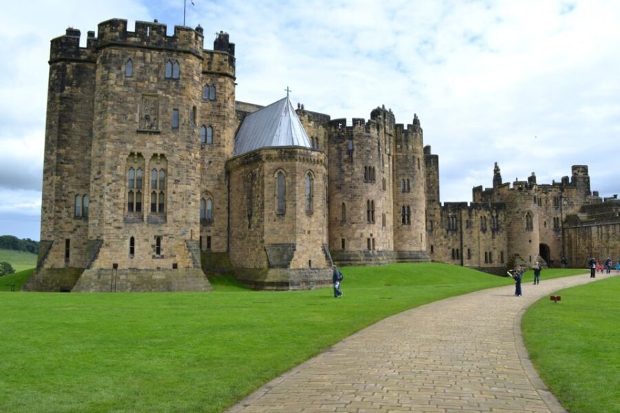 From Edinburgh: Viking Coast & Alnwick Castle Day Tour - An In-Depth Look at the Tour