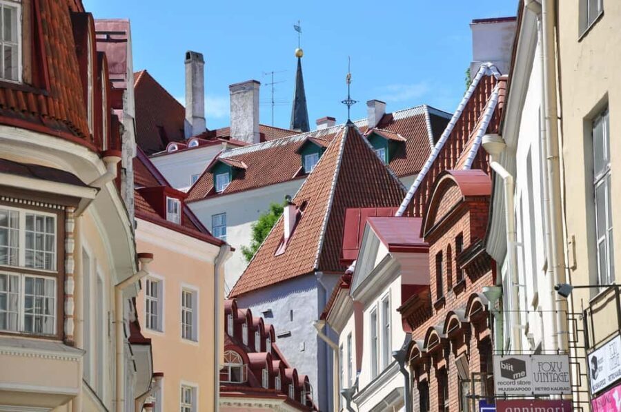 From Helsinki: Day Trip to Tallinn (Ferry, Guide & VIP car) - The Journey Begins: Helsinki to Tallinn