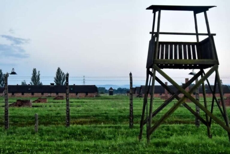 From Krakow: Auschwitz-Birkenau Trip with Booklet - The itinerary in detail