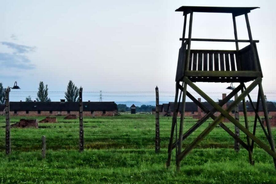 From Krakow: Auschwitz-Birkenau Trip with Booklet - The itinerary in detail