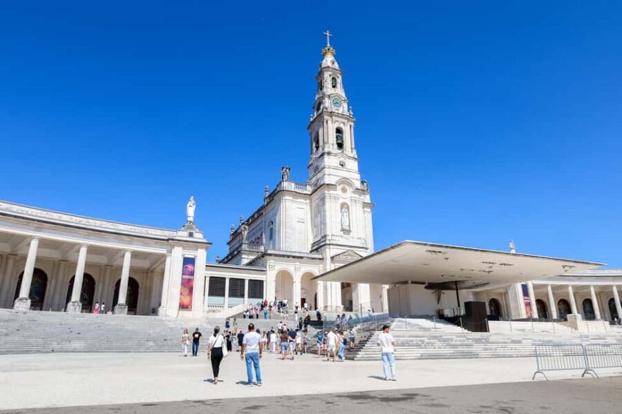 From Lisbon: Small Group to Pena Palace, Nazaré & Fátima - Detailed Breakdowns of Each Destination