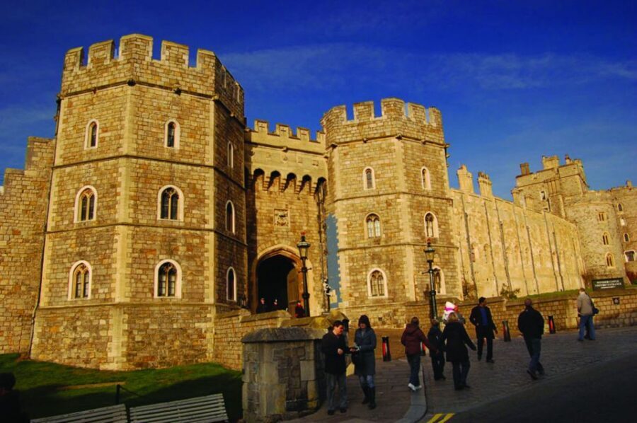 From London: Windsor Castle and Stonehenge with Snack Pack - Stonehenge: The Enigmatic Prehistoric Site