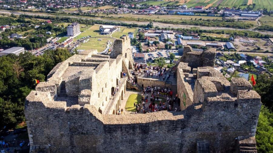 From Piatra Neam: Neam Citadel and Târgu Neam Guided Tour - Exploring the Neam Citadel