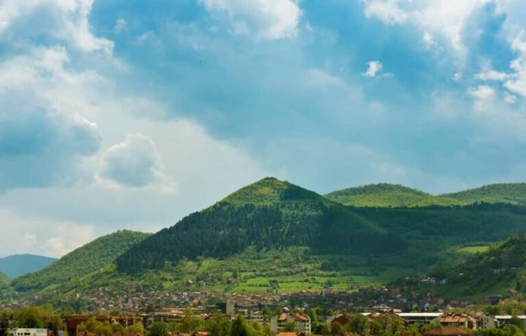 From Sarajevo: Visoko Pyramids,Tunnels and Park Ravne Tour - Why This Tour Works