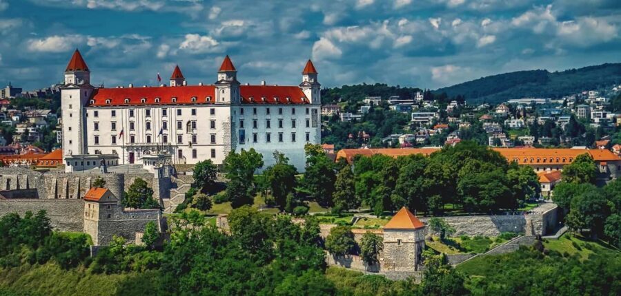 From Vienna/Bratislava: Castles, imany & UFO Observation - Beckov Castle: The Romantic Ruin