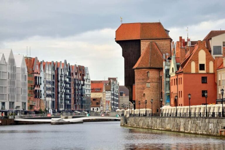 Gdask-Sopot: Private Cruise with a Glass of Prosecco - The Charm of Sopot from the Water