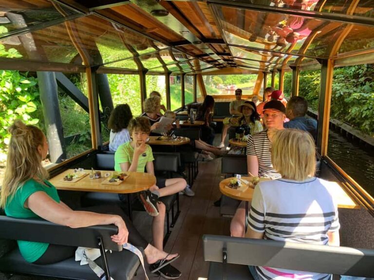 Giethoorn: Sightseeing Boat Tour - Practical Considerations