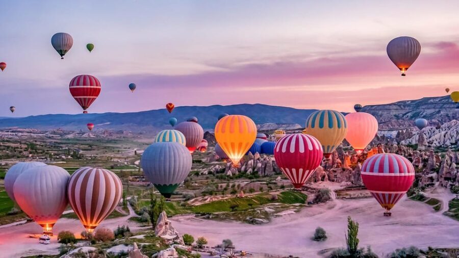 Göreme: Sunrise Göreme Valley Balloon Flight with Breakfast - An in-depth look at the Göreme hot air balloon experience