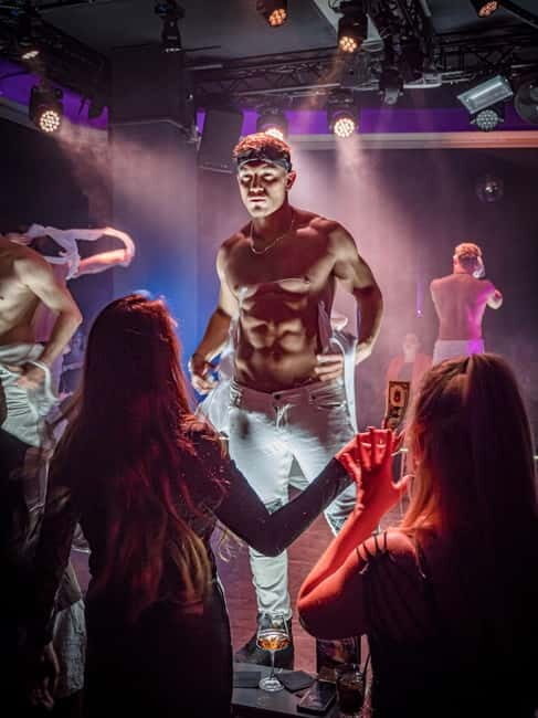 Hamburg: SIXX PAXX Men´s Perfoming Arts Show - Breaking Down the Itinerary & Experience