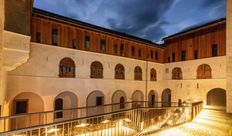 Heinfels Castle: An exclusive guided tour by night - What to Expect on the Night Tour