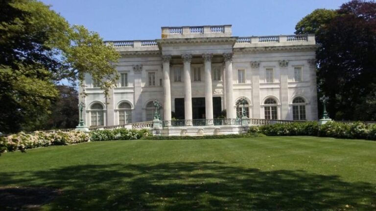 Historic Highlights of Newport,RI with with the Gilded Age - How the Tour Works in Practice