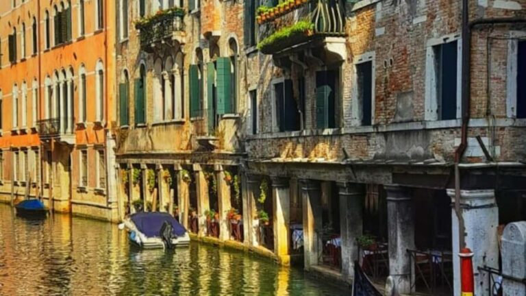 Il meglio di Venezia in un tour dei punti più e meno noti - The Scala Contarini del Bovolo: A hidden treasure