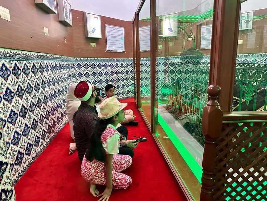 Istanbul: Full Day Islamic Sahaba /Heritage Tour with Lunch - Inside the Tour: A Day in Sacred Istanbul