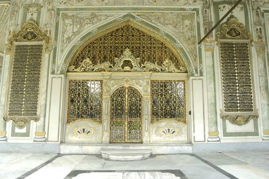 Istanbul: Topkapi Palace and Harem Ticket with Audio Guide - The Practical Side: What To Expect