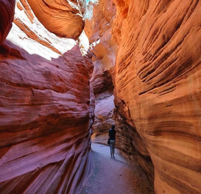 Kanab: Red Canyon Off-Road Jeep and Hiking Tour - What the Experience Looks Like