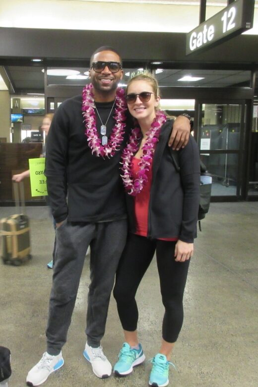 Kauai: Lihue Airport Honeymoon Lei Greeting - The Cultural Significance of the Lei Greeting