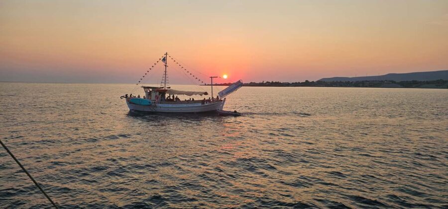 Kefalonia: Sunset Cruise from Argostoli with Snacks & Wine - Considerations & Practical Tips