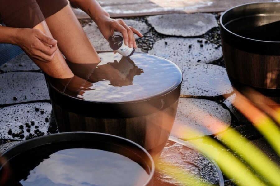 Kona Salt Farm: Deep Ocean Cold Water Mineral Foot Soak - The Experience and Atmosphere