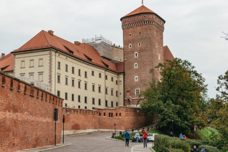 Krakow: Wawel Castle Guided Walking Tour - What You’ll See and Learn