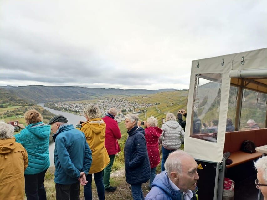 Kröv, Moselle: COVERED WAGON RIDE through the vineyards with wine tasting - A Detailed Look at the Covered Wagon Wine Tour