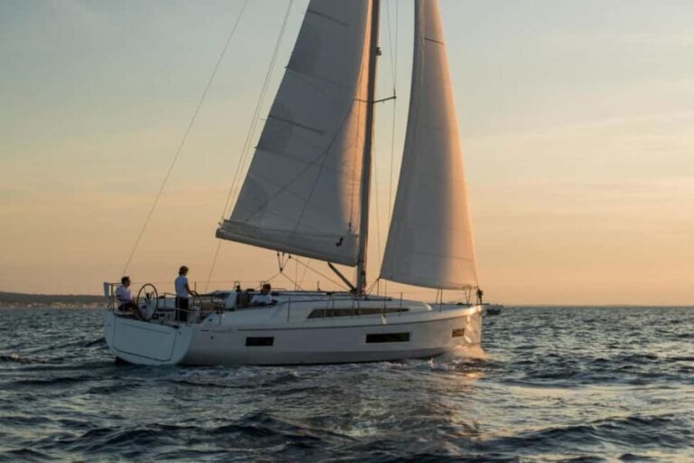 Lagos: Beneteau Oceanis 40.1 Private Sailing Experience - The Boat: Beneteau Oceanis 40.1