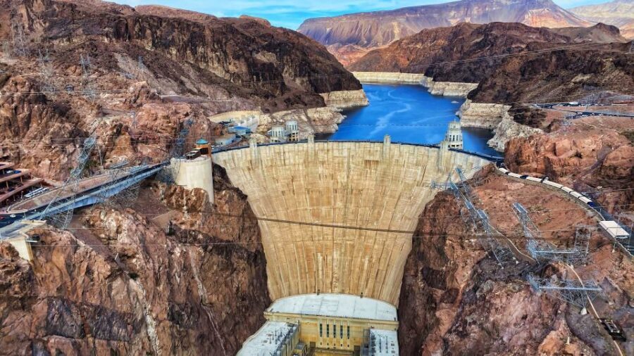 Las Vegas: Hoover Dam and Seven Magic Mountains Tour - The Itinerary in Detail