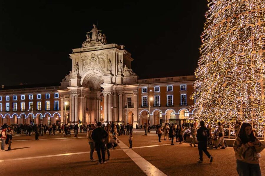 Lisbon: Christmas Lights Private & Flexible Walking Tour - Detailed Breakdown of the Itinerary