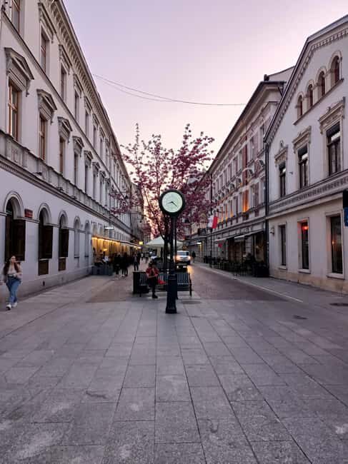 Lodz: Industrial Heritage Walking Tour with Guide - Liberty Square: Heart of Early Lodz