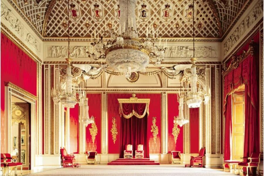 London: Buckingham Palace and Tea at The Clermont Hotel - Afternoon Tea at The Clermont Hotel: A British Tradition