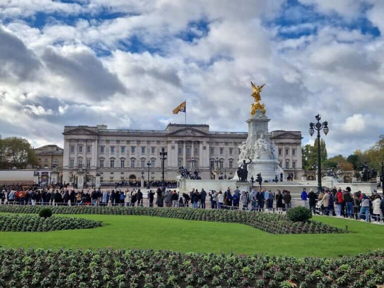 London: Changing the Guard Ceremony with a Private Guide - Potential Drawbacks or Considerations