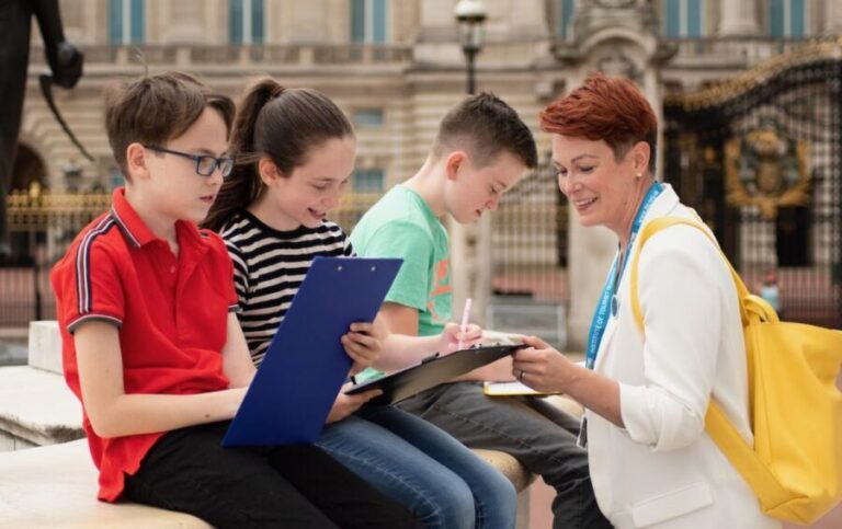 London: Kids Activity Tour in English or German - Guide & Personal Touch