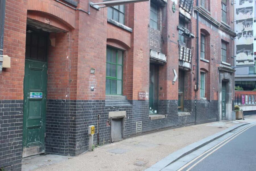 London: Tour of Classic Rom Com Locations - The Experience & Its Value