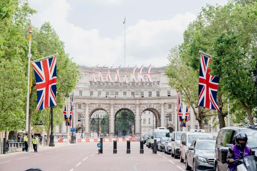 London Walking Tours: Discover History, Culture & Mystery - Discovering London’s Royal Sites: The Royal Parks and Palaces Walk