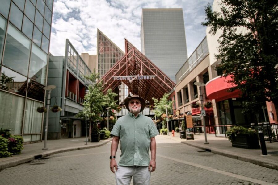 Louisville: Photoshoot Walking Tour with Pictures - Why Choose This Tour?