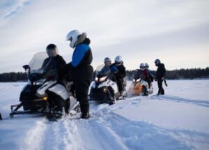 Luleå: Forest & Ice Snowmobile Tours (2 or 4 Hours)