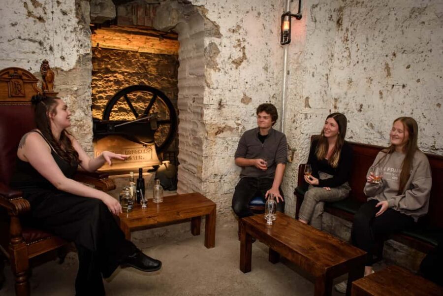 Luxury Whisky Tasting in Edinburgh's Underground Vaults - The Setting: A Historic and Underground Adventure