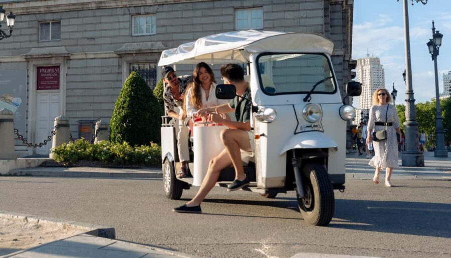 Madrid: Eco-Friendly, Unique and Privated Tuk Tuk Experience - What Does the Tour Include?