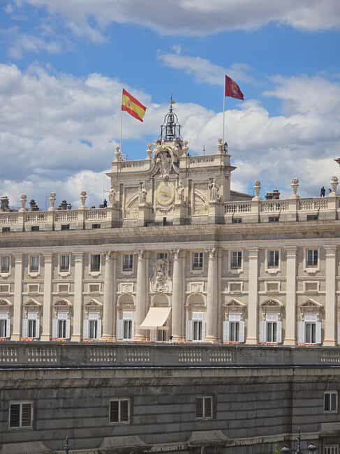 Madrid: Royal Palace Small Group Tour with Skip-the-Line - What Makes This Tour Stand Out