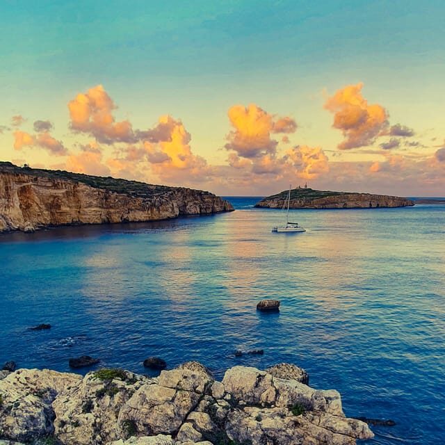 Malta: Guided Kayak Tour with Free Photos Included - Why the Tour Excels for Travelers