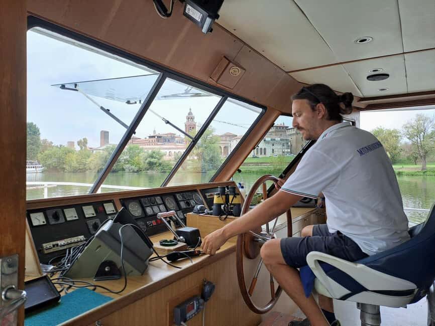 Mantua: Boat trip with a tour guide from the park to the port with the water lift - Practical Details and Tips