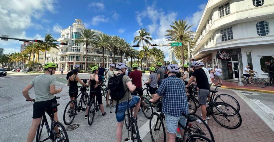 Miami Beach: Bike or eBike Rental with Map - Exploring Ocean Drive and South Beach