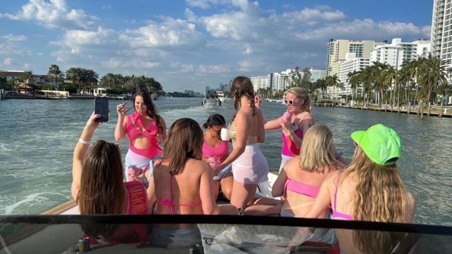 Miami: Private City Cruise of Miami Beach with French Guide - Deep Dive: What Makes This Tour Stand Out